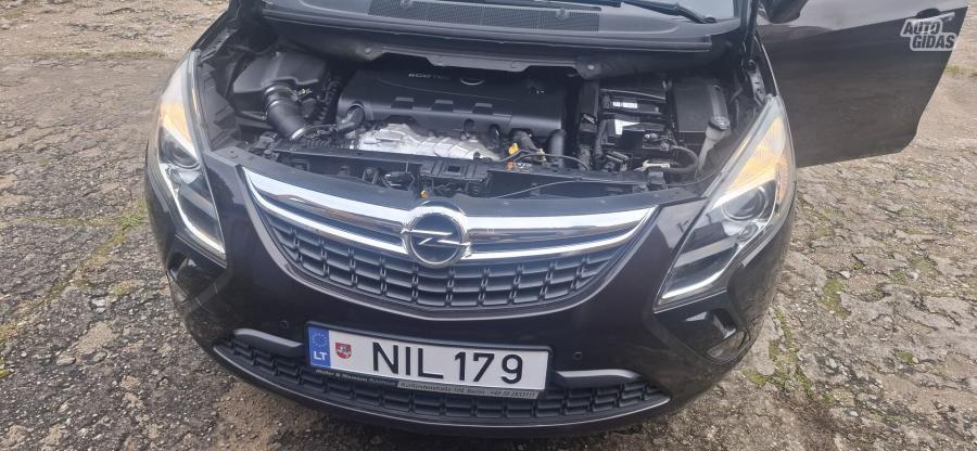Opel Zafira Tourer 2012 in Vilnius, with an engine capacity of 2.00 L and mileage of 251 thousand km for 4950 €, photo 5 on AUTOMOTO.COM.LV