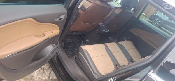 Opel Zafira Tourer 2012 in Vilnius, with an engine capacity of 2.00 L and mileage of 251 thousand km for 4950 €, photo 9 on AUTOMOTO.COM.LV