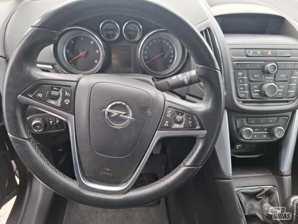 Opel Zafira Tourer 2014 in Marijampole, with an engine capacity of 2.00 L and mileage of 276 thousand km for 4550 €, photo 4 on AUTOMOTO.COM.LV