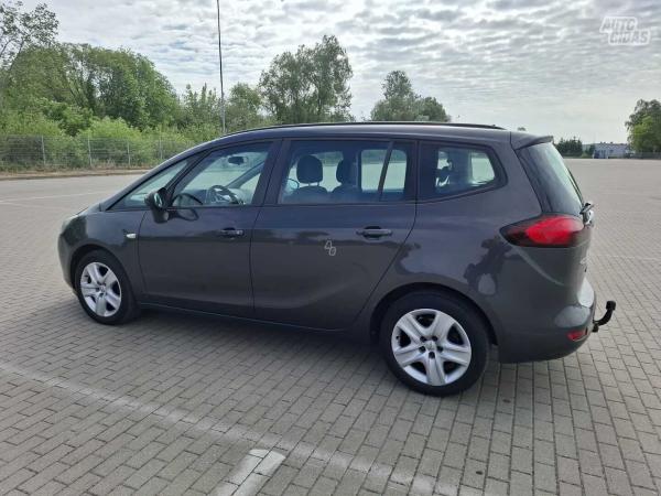 Opel Zafira Tourer 2014 in Marijampole, with an engine capacity of 2.00 L and mileage of 276 thousand km for 4550 €, photo 7 on AUTOMOTO.COM.LV
