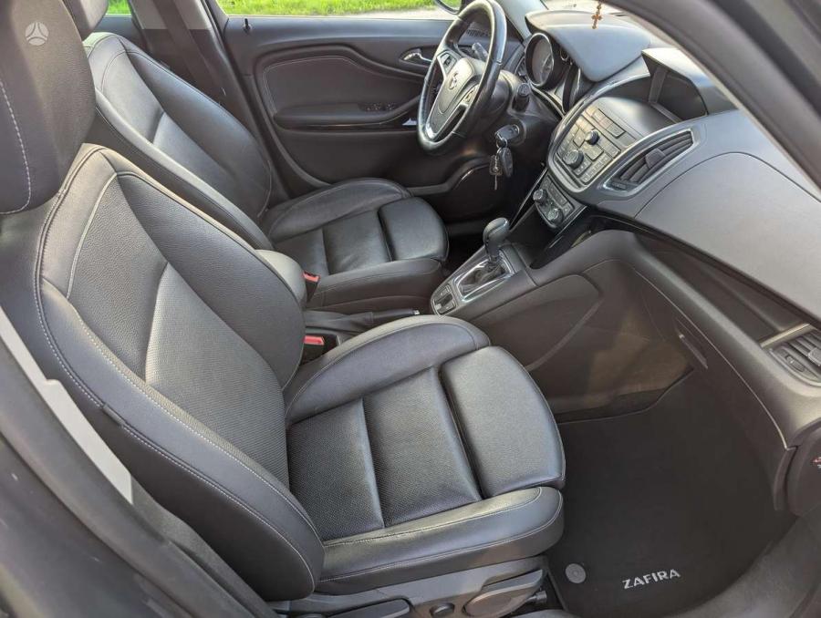 Opel Zafira Tourer 2016 Šauļi, ar dzinēja tilpumu 2.00 L un nobraukumu 217 tūkst. km par 4200 €, foto 9 vietnē AUTOMOTO.COM.LV