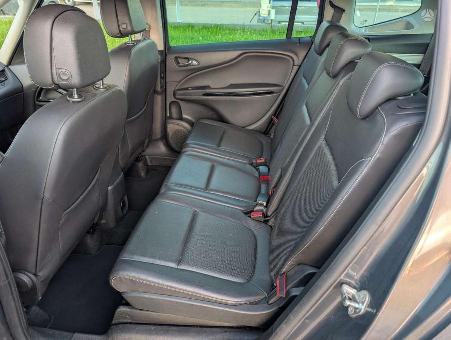 Opel Zafira Tourer 2016 Šauļi, ar dzinēja tilpumu 2.00 L un nobraukumu 217 tūkst. km par 4200 €, foto 10 vietnē AUTOMOTO.COM.LV