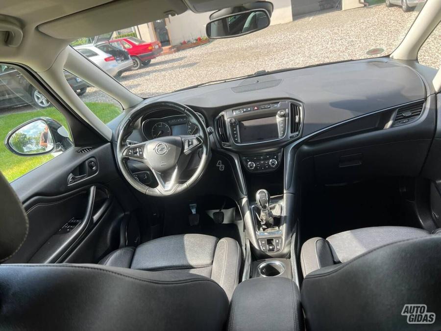 Opel Zafira Tourer 2017 Marijampole, ar dzinēja tilpumu 2.00 L un nobraukumu 135 tūkst. km par 8850 €, foto 11 vietnē AUTOMOTO.COM.LV