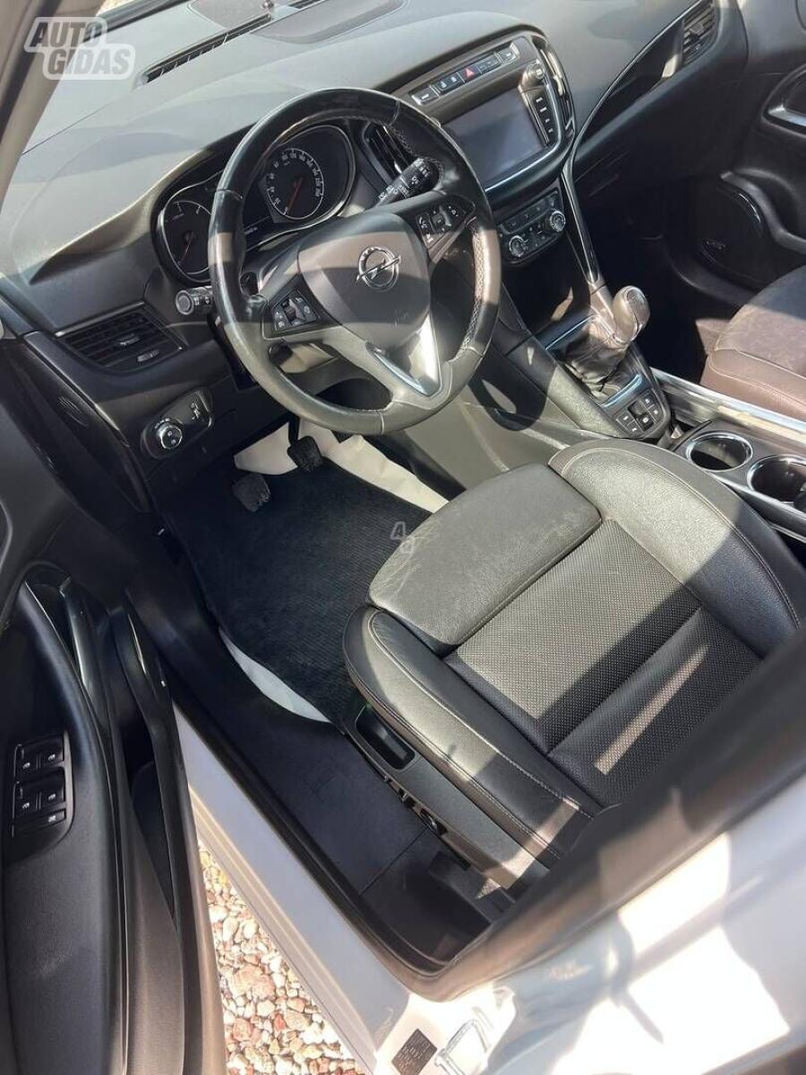 Opel Zafira Tourer 2017 Marijampole, ar dzinēja tilpumu 2.00 L un nobraukumu 135 tūkst. km par 8850 €, foto 12 vietnē AUTOMOTO.COM.LV