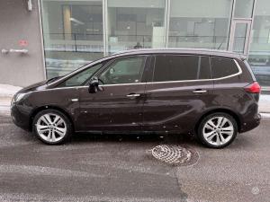 Красный Опель Zafira Tourer 2012 в Вильнюс, объемом двигателя 1.96 л и пробегом 236 тыс. км за 3450 €, фото 2 на AUTOMOTO.COM.LV