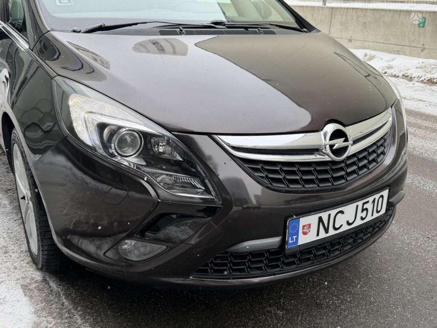 Красный Опель Zafira Tourer 2012 в Вильнюс, объемом двигателя 1.96 л и пробегом 236 тыс. км за 3450 €, фото 7 на AUTOMOTO.COM.LV