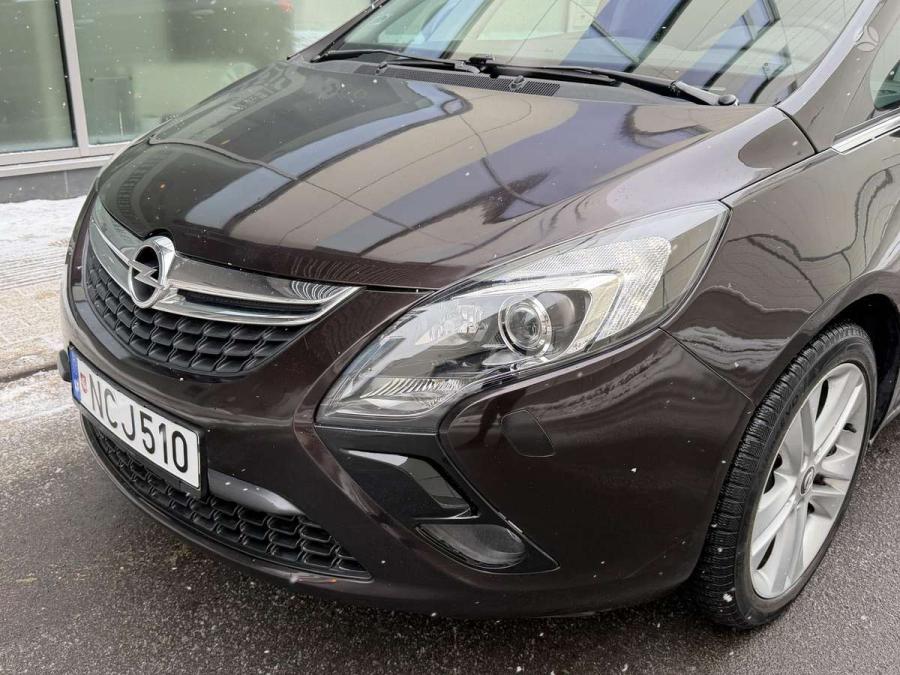 Красный Опель Zafira Tourer 2012 в Вильнюс, объемом двигателя 1.96 л и пробегом 236 тыс. км за 3450 €, фото 8 на AUTOMOTO.COM.LV