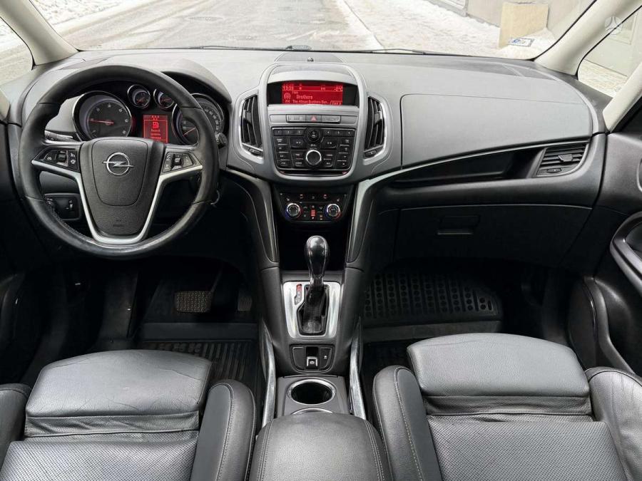Красный Опель Zafira Tourer 2012 в Вильнюс, объемом двигателя 1.96 л и пробегом 236 тыс. км за 3450 €, фото 11 на AUTOMOTO.COM.LV