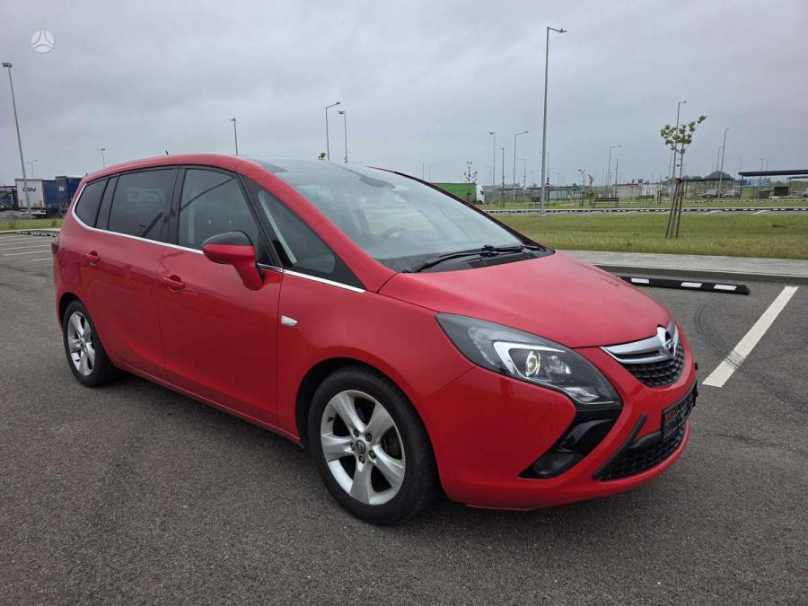 Sarkans Opel Zafira Tourer 2012 Marijampole, ar dzinēja tilpumu 1.36 L un nobraukumu 195 tūkst. km par 3650 €, foto 1 vietnē AUTOMOTO.COM.LV