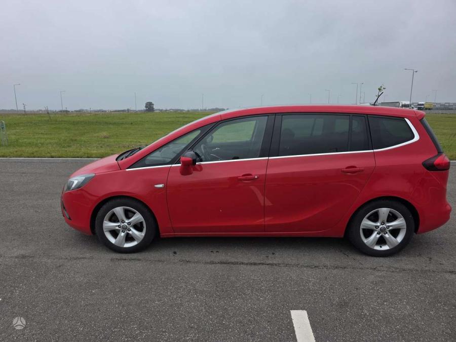 Sarkans Opel Zafira Tourer 2012 Marijampole, ar dzinēja tilpumu 1.36 L un nobraukumu 195 tūkst. km par 3650 €, foto 8 vietnē AUTOMOTO.COM.LV