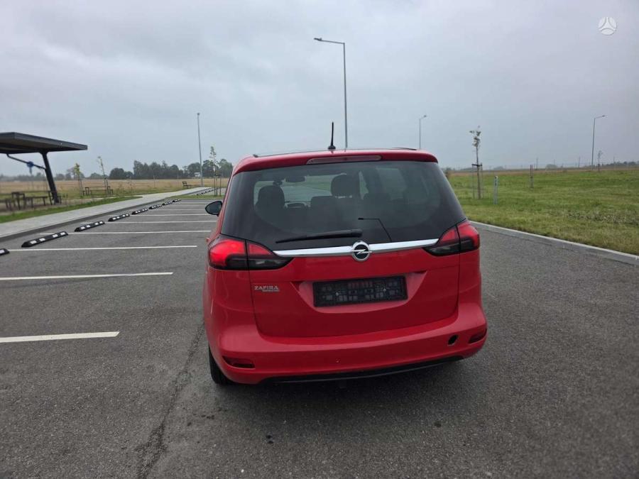 Sarkans Opel Zafira Tourer 2012 Marijampole, ar dzinēja tilpumu 1.36 L un nobraukumu 195 tūkst. km par 3650 €, foto 13 vietnē AUTOMOTO.COM.LV