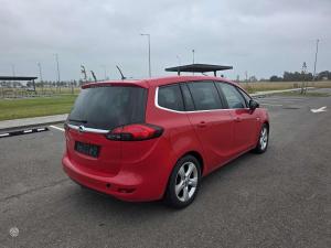 Sarkans Opel Zafira Tourer 2012 Marijampole, ar dzinēja tilpumu 1.36 L un nobraukumu 195 tūkst. km par 3650 €, foto 15 vietnē AUTOMOTO.COM.LV