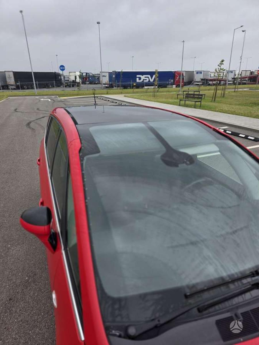 Sarkans Opel Zafira Tourer 2012 Marijampole, ar dzinēja tilpumu 1.36 L un nobraukumu 195 tūkst. km par 3650 €, foto 19 vietnē AUTOMOTO.COM.LV