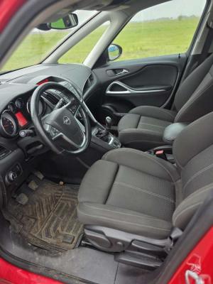 Sarkans Opel Zafira Tourer 2012 Marijampole, ar dzinēja tilpumu 1.36 L un nobraukumu 195 tūkst. km par 3650 €, foto 20 vietnē AUTOMOTO.COM.LV