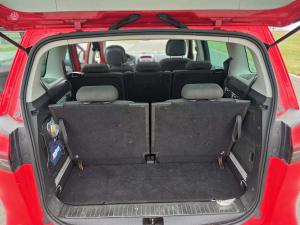 Sarkans Opel Zafira Tourer 2012 Marijampole, ar dzinēja tilpumu 1.36 L un nobraukumu 195 tūkst. km par 3650 €, foto 22 vietnē AUTOMOTO.COM.LV