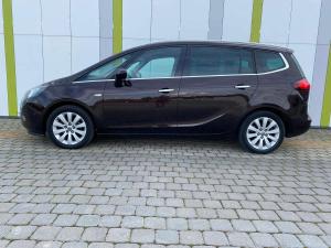 Sarkans Opel Zafira Tourer 2012 Raseiniai, ar dzinēja tilpumu 1.96 L un nobraukumu 300 tūkst. km par 4300 €, foto 3 vietnē AUTOMOTO.COM.LV