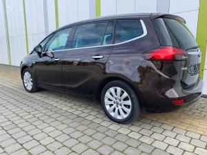 Sarkans Opel Zafira Tourer 2012 Raseiniai, ar dzinēja tilpumu 1.96 L un nobraukumu 300 tūkst. km par 4300 €, foto 4 vietnē AUTOMOTO.COM.LV