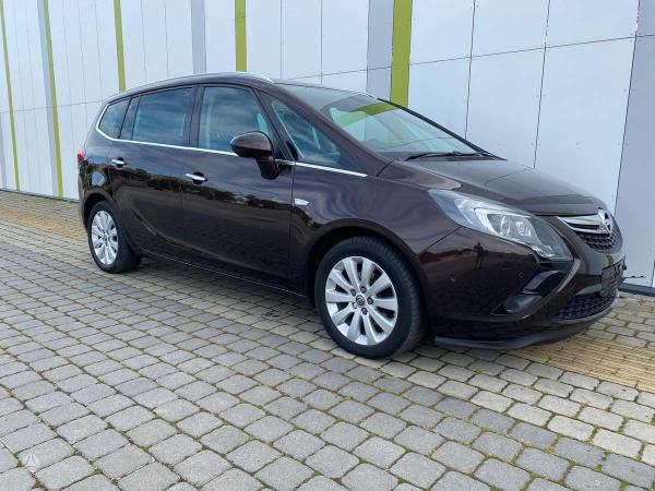 Красный Опель Zafira Tourer 2012 в Расейняй, объемом двигателя 1.96 л и пробегом 300 тыс. км за 4300 €, фото 8 на AUTOMOTO.COM.LV