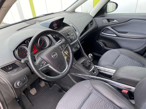 Красный Опель Zafira Tourer 2012 в Расейняй, объемом двигателя 1.96 л и пробегом 300 тыс. км за 4300 €, фото 10 на AUTOMOTO.COM.LV