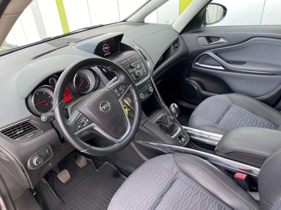 Sarkans Opel Zafira Tourer 2012 Raseiniai, ar dzinēja tilpumu 1.96 L un nobraukumu 300 tūkst. km par 4300 €, foto 10 vietnē AUTOMOTO.COM.LV