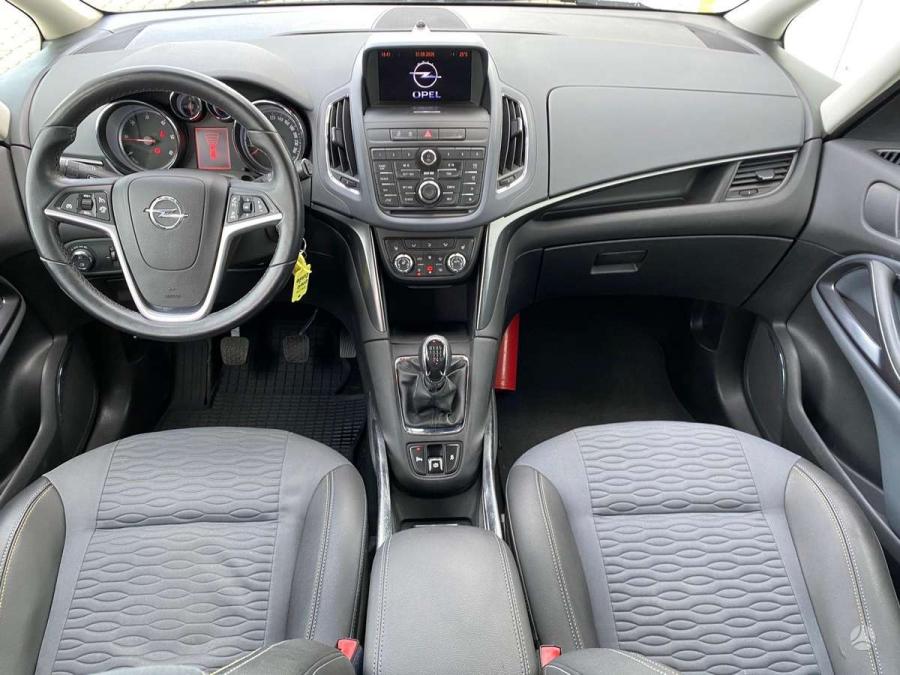 Sarkans Opel Zafira Tourer 2012 Raseiniai, ar dzinēja tilpumu 1.96 L un nobraukumu 300 tūkst. km par 4300 €, foto 12 vietnē AUTOMOTO.COM.LV