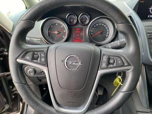 Sarkans Opel Zafira Tourer 2012 Raseiniai, ar dzinēja tilpumu 1.96 L un nobraukumu 300 tūkst. km par 4300 €, foto 14 vietnē AUTOMOTO.COM.LV
