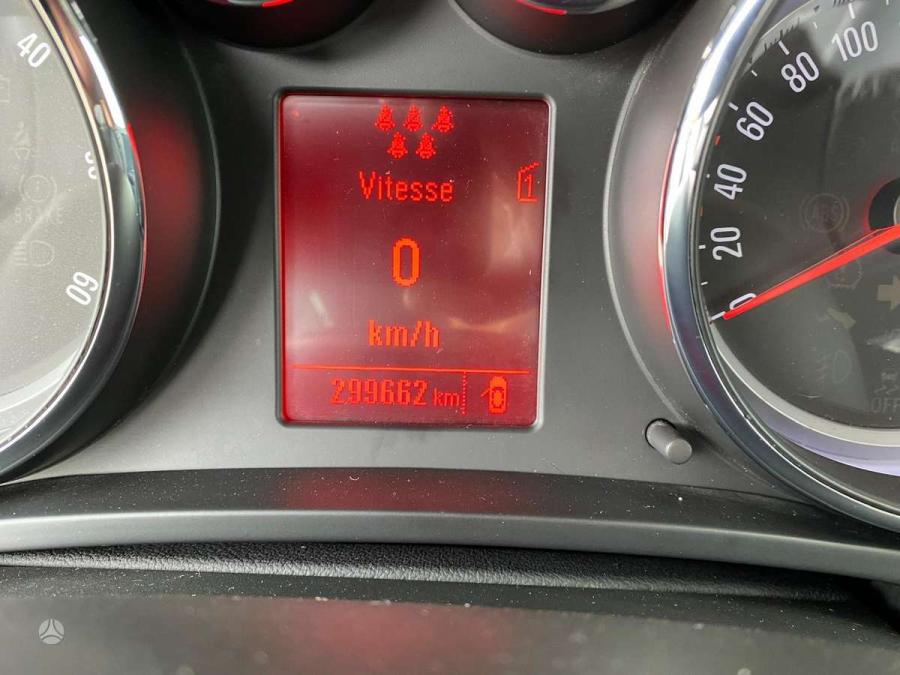 Sarkans Opel Zafira Tourer 2012 Raseiniai, ar dzinēja tilpumu 1.96 L un nobraukumu 300 tūkst. km par 4300 €, foto 15 vietnē AUTOMOTO.COM.LV