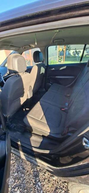 Sarkans Opel Zafira Tourer 2013 Kaišiadorys, ar dzinēja tilpumu 1.60 L un nobraukumu 351 tūkst. km par 2750 €, foto 6 vietnē AUTOMOTO.COM.LV