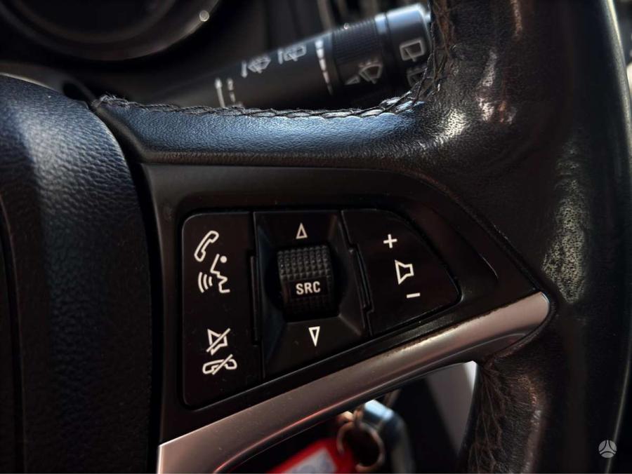 Sarkans Opel Zafira Tourer 2013 Kauņa, ar dzinēja tilpumu 2.00 L un nobraukumu 296 tūkst. km par 5999 €, foto 20 vietnē AUTOMOTO.COM.LV