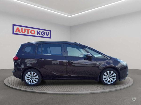Red Opel Zafira Tourer 2013 in Kaunas, with an engine capacity of 2.00 L and mileage of 296 thousand km for 5999 €, photo 6 on AUTOMOTO.COM.LV