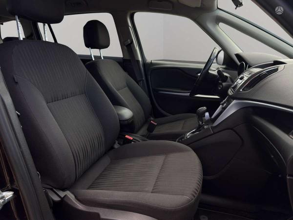Red Opel Zafira Tourer 2013 in Kaunas, with an engine capacity of 2.00 L and mileage of 296 thousand km for 5999 €, photo 8 on AUTOMOTO.COM.LV