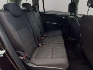 Sarkans Opel Zafira Tourer 2013 Kauņa, ar dzinēja tilpumu 2.00 L un nobraukumu 296 tūkst. km par 5999 €, foto 10 vietnē AUTOMOTO.COM.LV