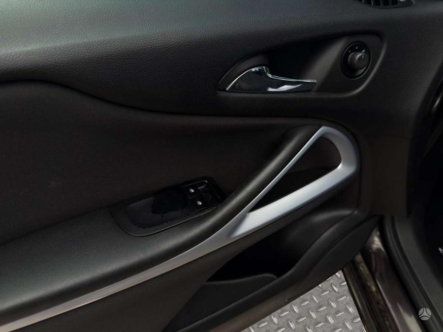 Sarkans Opel Zafira Tourer 2013 Kauņa, ar dzinēja tilpumu 2.00 L un nobraukumu 296 tūkst. km par 5999 €, foto 14 vietnē AUTOMOTO.COM.LV