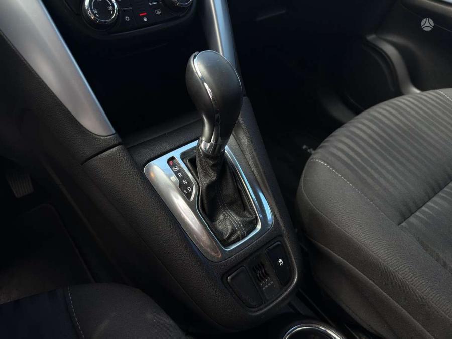Sarkans Opel Zafira Tourer 2013 Kauņa, ar dzinēja tilpumu 2.00 L un nobraukumu 296 tūkst. km par 5999 €, foto 16 vietnē AUTOMOTO.COM.LV