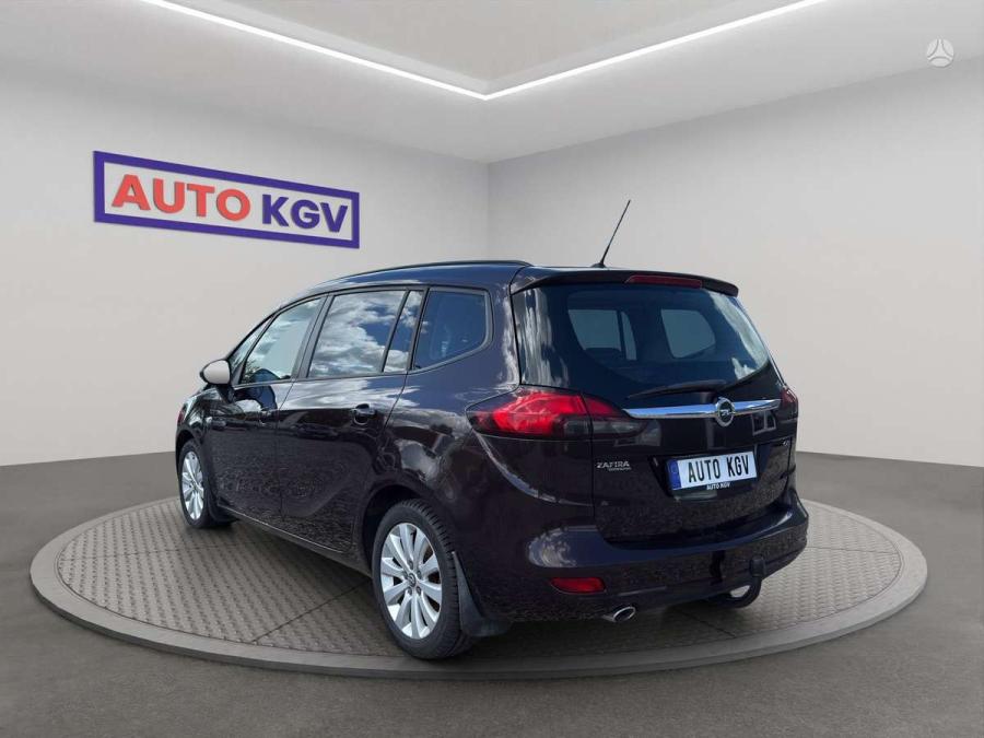 Красный Опель Zafira Tourer 2013 в Каунас, объемом двигателя 2.00 л и пробегом 296 тыс. км за 5999 €, фото 4 на AUTOMOTO.COM.LV