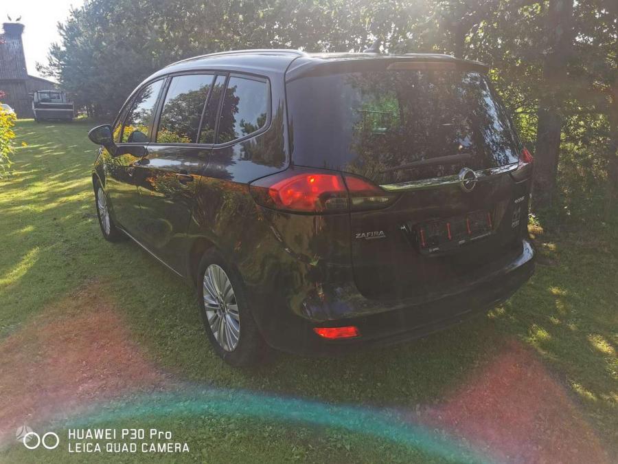 Красный Опель Zafira Tourer 2014 в Пренай, объемом двигателя 1.96 л и пробегом 202 тыс. км за 5250 €, фото 7 на AUTOMOTO.COM.LV
