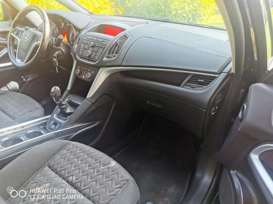 Красный Опель Zafira Tourer 2014 в Пренай, объемом двигателя 1.96 л и пробегом 202 тыс. км за 5250 €, фото 16 на AUTOMOTO.COM.LV