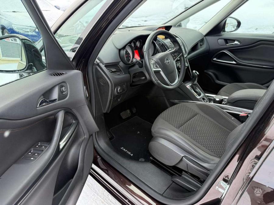 Sarkans Opel Zafira Tourer 2016 Viļņa, ar dzinēja tilpumu 1.36 L un nobraukumu 192 tūkst. km par 6850 €, foto 9 vietnē AUTOMOTO.COM.LV