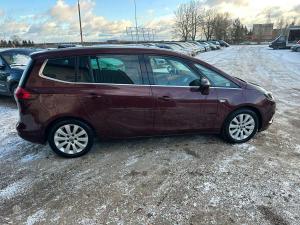 Red Opel Zafira Tourer 2018 in Jurbarkas, with an engine capacity of 1.36 L and mileage of 194 thousand km for 8599 €, photo 6 on AUTOMOTO.COM.LV
