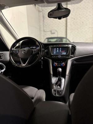 Красный Опель Zafira Tourer 2018 в Клайпеда, объемом двигателя 1.96 л и пробегом 248 тыс. км за 7900 €, фото 4 на AUTOMOTO.COM.LV