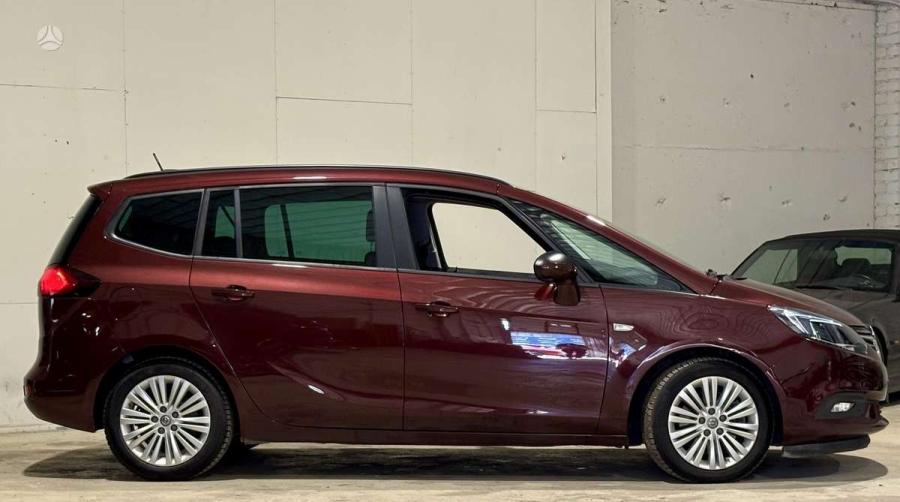 Красный Опель Zafira Tourer 2018 в Клайпеда, объемом двигателя 1.96 л и пробегом 248 тыс. км за 7900 €, фото 6 на AUTOMOTO.COM.LV