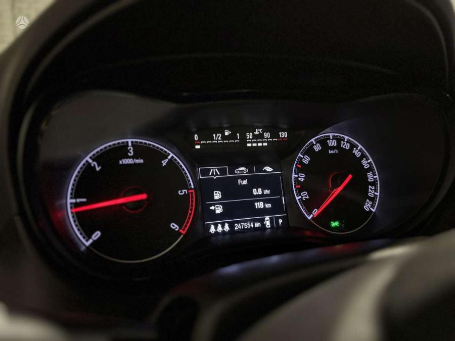 Красный Опель Zafira Tourer 2018 в Клайпеда, объемом двигателя 1.96 л и пробегом 248 тыс. км за 7900 €, фото 8 на AUTOMOTO.COM.LV