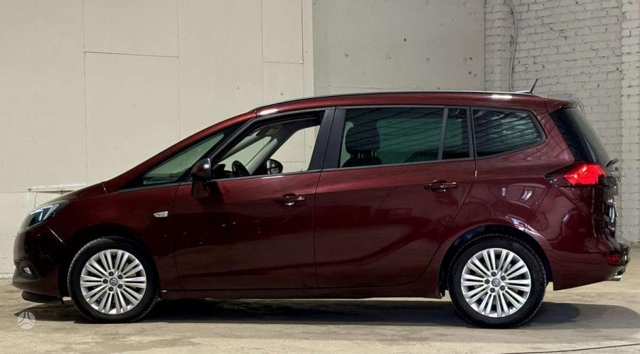 Красный Опель Zafira Tourer 2018 в Клайпеда, объемом двигателя 1.96 л и пробегом 248 тыс. км за 7900 €, фото 13 на AUTOMOTO.COM.LV