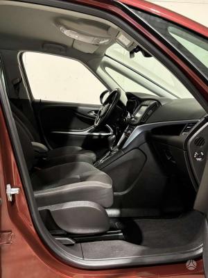 Красный Опель Zafira Tourer 2018 в Клайпеда, объемом двигателя 1.96 л и пробегом 248 тыс. км за 7900 €, фото 15 на AUTOMOTO.COM.LV