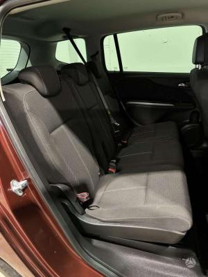Красный Опель Zafira Tourer 2018 в Клайпеда, объемом двигателя 1.96 л и пробегом 248 тыс. км за 7900 €, фото 16 на AUTOMOTO.COM.LV