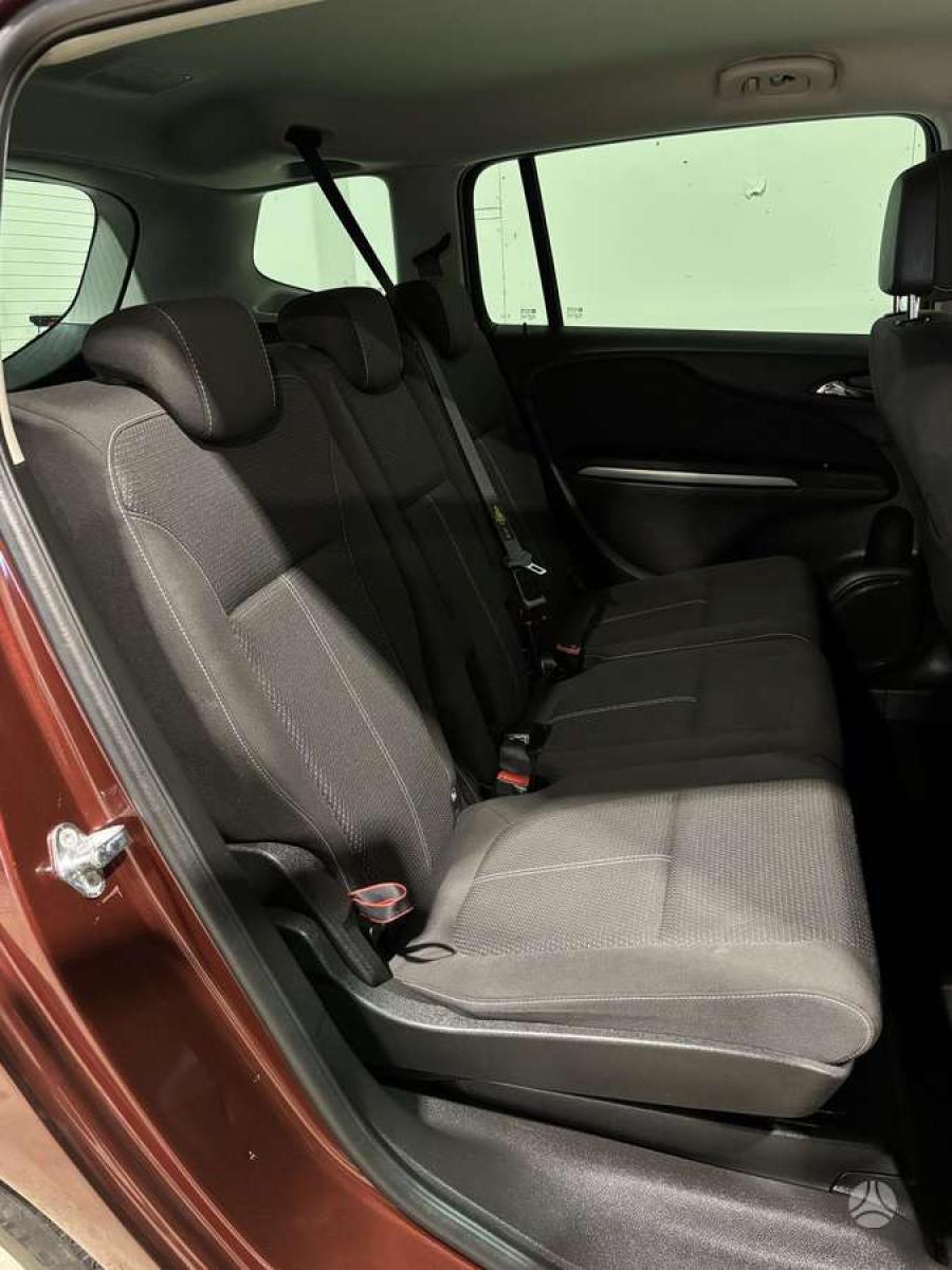 Красный Опель Zafira Tourer 2018 в Клайпеда, объемом двигателя 1.96 л и пробегом 248 тыс. км за 7900 €, фото 16 на AUTOMOTO.COM.LV