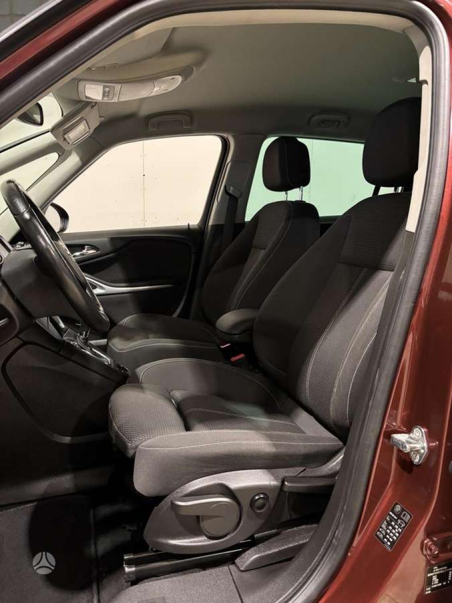 Красный Опель Zafira Tourer 2018 в Клайпеда, объемом двигателя 1.96 л и пробегом 248 тыс. км за 7900 €, фото 19 на AUTOMOTO.COM.LV