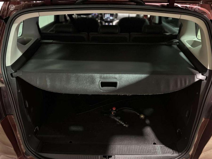 Красный Опель Zafira Tourer 2018 в Клайпеда, объемом двигателя 1.96 л и пробегом 248 тыс. км за 7900 €, фото 20 на AUTOMOTO.COM.LV
