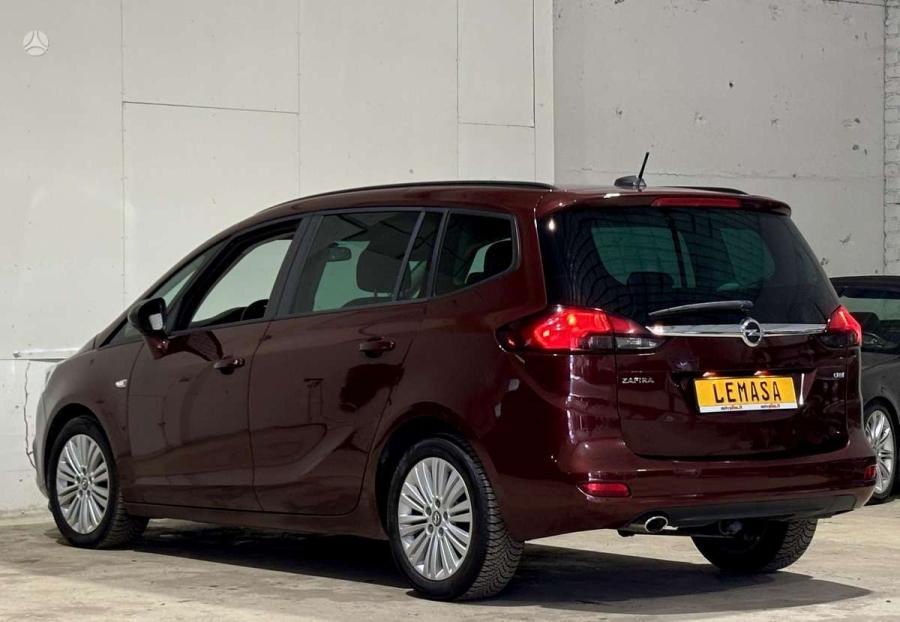 Красный Опель Zafira Tourer 2018 в Клайпеда, объемом двигателя 1.96 л и пробегом 248 тыс. км за 7900 €, фото 27 на AUTOMOTO.COM.LV