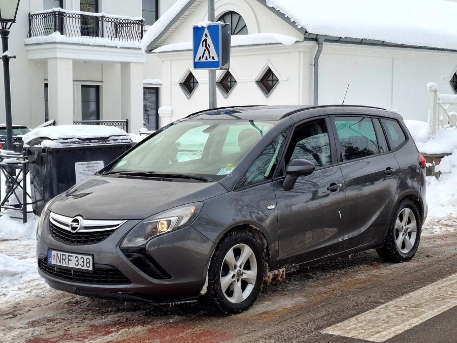 Opel Zafira Tourer 2012 in Telschi, with an engine capacity of 2.00 L and mileage of 270 thousand km for 4500 €, photo 13 on AUTOMOTO.COM.LV